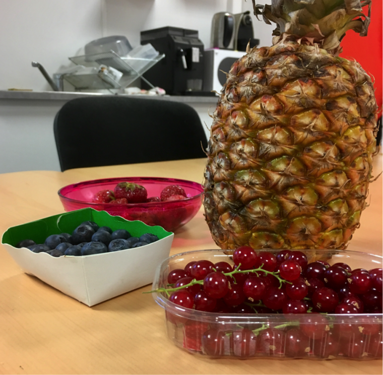 Recette de jus frais pour l'été: Fruits rouges & Ananas - Le Blog ...